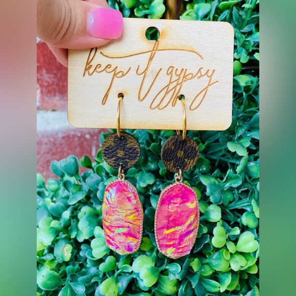 Keep It Gypsy | Jewelry | Keep It Gypsy Hot Pink Shimmer Upcycled ...